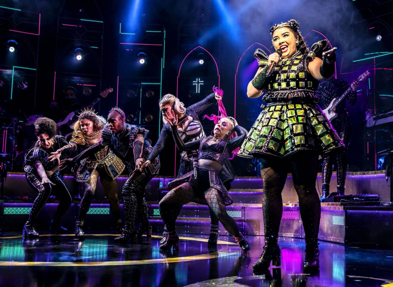 REVIEW: SIX The Musical - The Queens continue to reign supreme over the ...